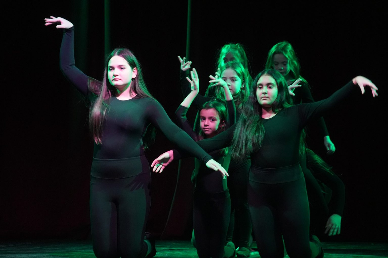 omagiu adus de către elevii Liceului Tehnologic